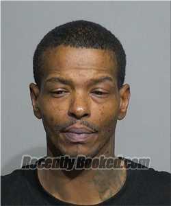 Recent Booking / Mugshot for Kenyatta Applewhite in Milwaukee County ...