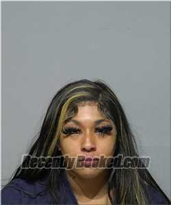 Recent Booking / Mugshot for Reniah Carver in Milwaukee County, Wisconsin