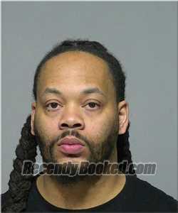 Recent Booking / Mugshot for Christopher Harris in Milwaukee County ...