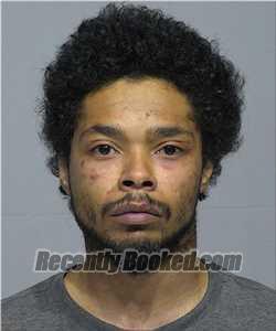 Recent Booking / Mugshot for Robert Thomas in Milwaukee County, Wisconsin