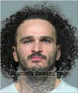 Recent Booking / Mugshot for Daniel Hernandez in Milwaukee County ...