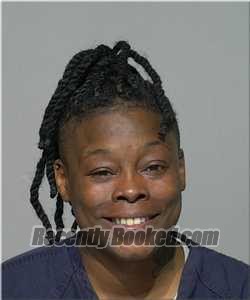 Recent Booking / Mugshot for Tasheda Crawford in Milwaukee County ...