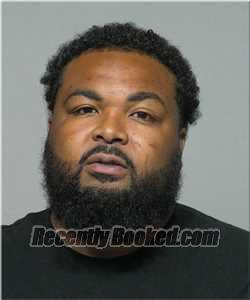 Recent Booking / Mugshot for Christopher Beverly in Milwaukee County ...