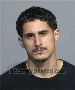 Recent Booking / Mugshot for Raymond Santiago-Bello in Milwaukee County ...