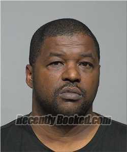 Recent Booking / Mugshot for Robert Draper in Milwaukee County, Wisconsin