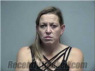 Recent Booking / Mugshot for Danielle Densmore in Walworth County ...