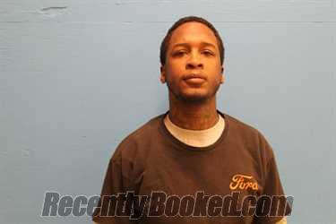 Recent Booking / Mugshot for TRAYVONE DESHONE JENKINS in Guadalupe ...