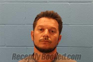 Recent Booking / Mugshot for TRAVIS EDWARD PARDEE in Guadalupe County ...