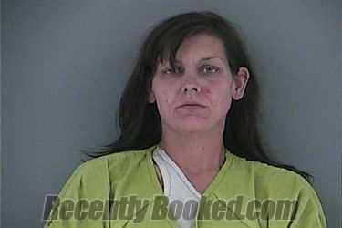 Recent Booking / Mugshot for VICTORIA LYNN BREWER in Anderson County ...