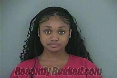 Recent Booking / Mugshot for ALEXYS RECHE BARTON in Anderson County ...