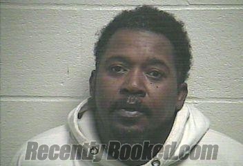 Recent Booking / Mugshot for AARON DION EDMOUNDS in Giles County, Tennessee