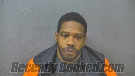 Recent Booking / Mugshot for DAMIEN JAMAR FREEMAN in Lynchburg County ...