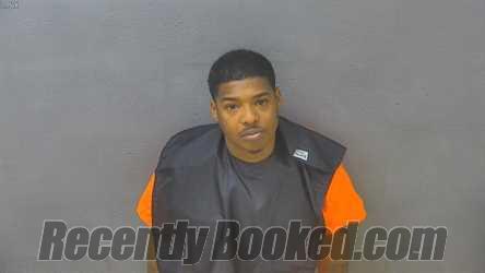 Recent Booking / Mugshot for DEONDRE MICHAEL SMITH in Lynchburg County ...