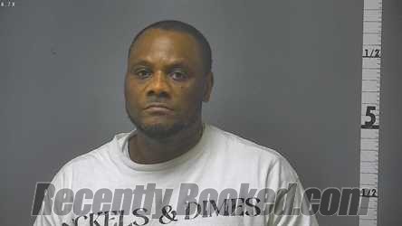 Recent Booking / Mugshot for CURTIS ANDRE BROWN in Waynesboro County ...