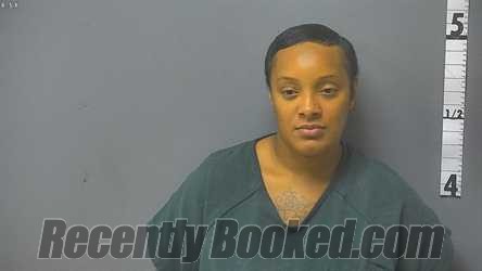 Recent Booking / Mugshot for LASHAWN LEEANN ROSS in Waynesboro County, Virginia