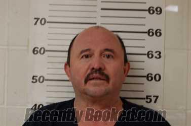 Recent Booking / Mugshot for RUBEN ALANIZ RESENDIZ in Henderson County ...