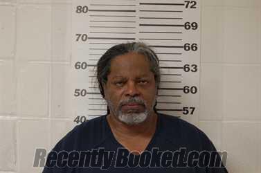 Recent Booking / Mugshot for DARRELL LENARD BATES in Henderson County ...