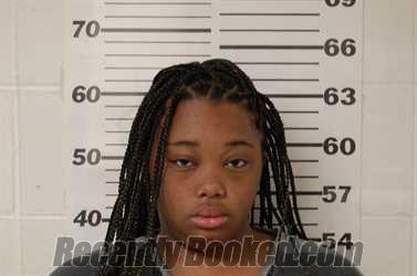 Recent Booking / Mugshot for CICALEE MOYA MCMORRIS in Henderson County ...