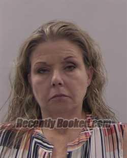 Recent Booking / Mugshot for Kelly Ann Thomas in Chesapeake County ...