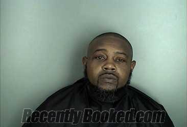 Recent Booking / Mugshot for ANTRAVERUS QUANTAE BAYLOR in Greenwood ...