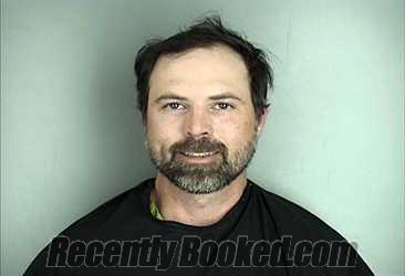 Recent Booking / Mugshot for SCOTT ROBERT PADEN in Greenwood County ...