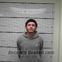 Recent Booking / Mugshot for ISAIAS LUNA in Jim Wells County, Texas