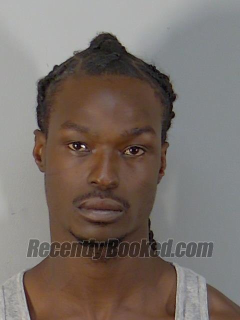 Recent Booking / Mugshot for LEKENDRE R HALL in Lake County, Florida