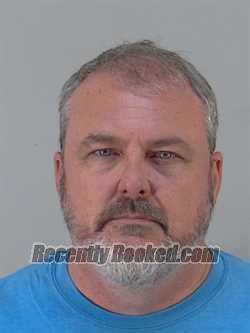 Recent Booking / Mugshot for ERIC LADD SIMMONS in Lake County, Florida