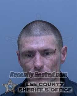 Recent Booking / Mugshot for JUSTIN ROBERT MURPHY in Lee County, Florida