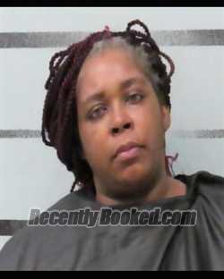 Recent Booking / Mugshot for ANGELA ROYELLE CARTER in Lubbock County, Texas