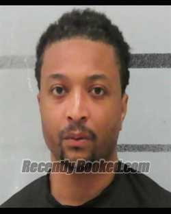 Recent Booking / Mugshot for ROBERT RAMIR HARVEY in Lubbock County, Texas