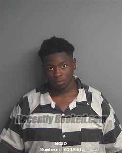 Recent Booking / Mugshot for DRAYLON DESHUN DAVIS in Montgomery County ...