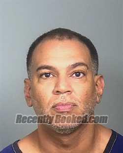 Recent Booking / Mugshot for RAYMOND IBZAN ROSA in Manatee County, Florida