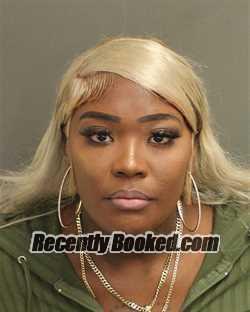 Recent Booking / Mugshot for EBONIE RENEE DAVIS in Orange County, Florida