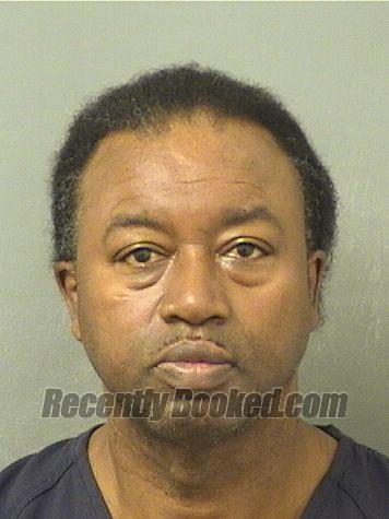 Recent Booking / Mugshot for JOSEPH TYRONE SINGLETON in Palm Beach ...