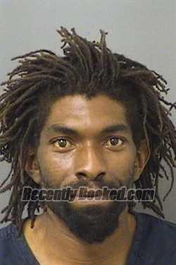 Recent Booking / Mugshot for DEVON R JACKSON in Palm Beach County, Florida
