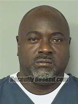 Recent Booking / Mugshot for LAVELL PHILLIPS in Palm Beach County, Florida
