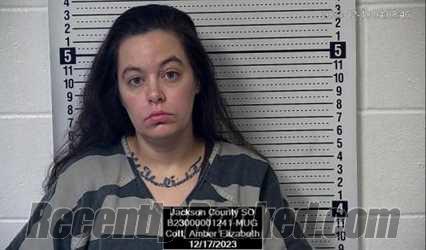 Recent Booking / Mugshot for Amber Elizabeth Cott in Jackson County, Kansas