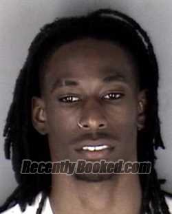 Recent Booking / Mugshot for Dayshawn Demetrius Perry in Shawnee County ...