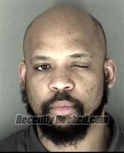 Recent Booking / Mugshot for Daris Laron Holliday in Shawnee County, Kansas