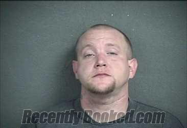 Recent Booking / Mugshot for DEREK THOMAS MELLOTT in Wyandotte County ...