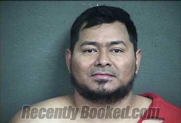 Recent Booking / Mugshot for LESTER ALVINO RUIZ-ESTRADA in Wyandotte ...