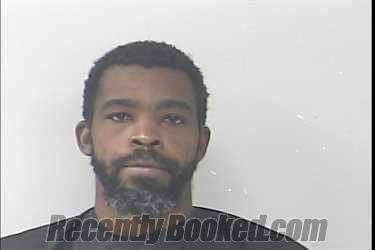 Recent Booking / Mugshot for Aaron Lee Lofton in St Lucie County, Florida