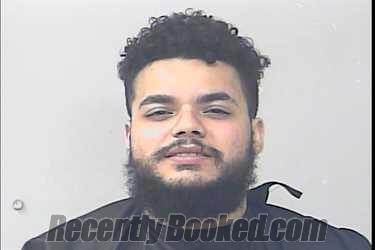 Recent Booking / Mugshot for Ismael Flores in St Lucie County, Florida