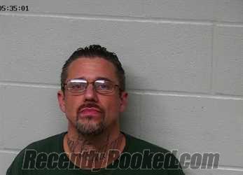 Recent Booking / Mugshot for NATHAN JEREMY MOORE in Fayette County, Ohio