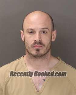 Recent Booking / Mugshot for SHAUN M HOGLE in Franklin County, Ohio