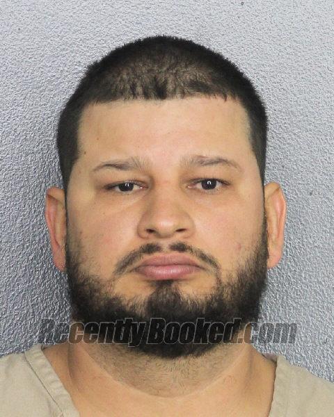 Recent Booking / Mugshot for RAFAEL EDGARDO GUZMAN in Broward County, Florida