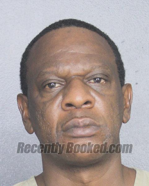 Recent Booking / Mugshot for DWAYNE ANTHONY RAY in Broward County, Florida
