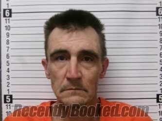Recent Booking / Mugshot for ROBERT WILLIAM DEARDORFF in Hardin County ...