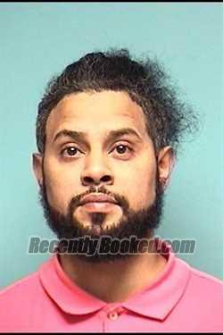 Recent Booking / Mugshot for ALBERTO L BORRERO in Lorain County, Ohio